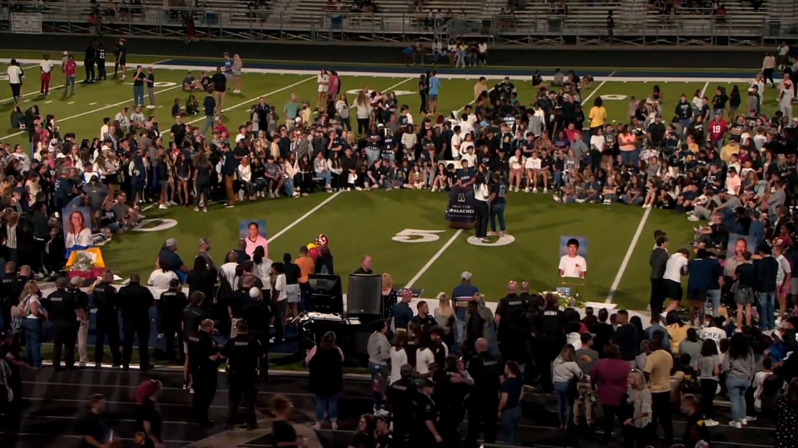 Georgia high school shooting: Hundreds gather at Apalachee High School ...