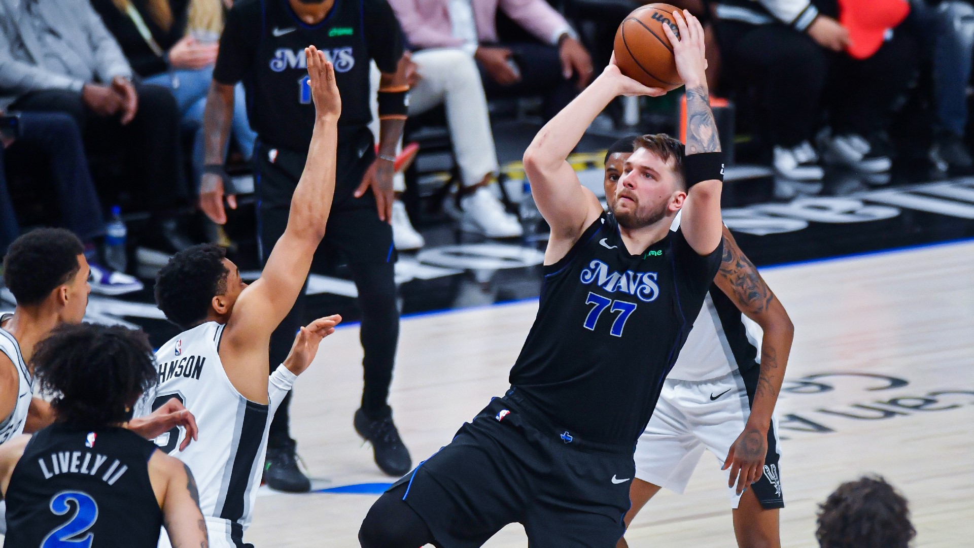 Dallas Mavs claim victory over San Antonio Spurs 116-93 | wfaa.com