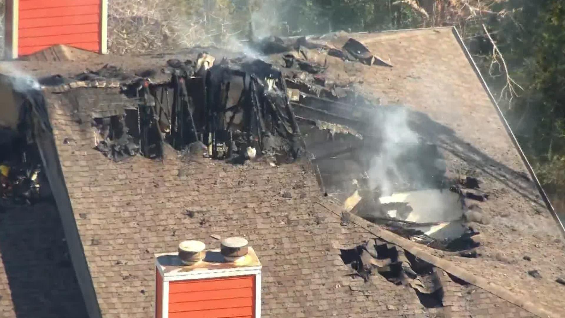 Firefighters extinguish two-alarm fire at Dallas apartment complex ...