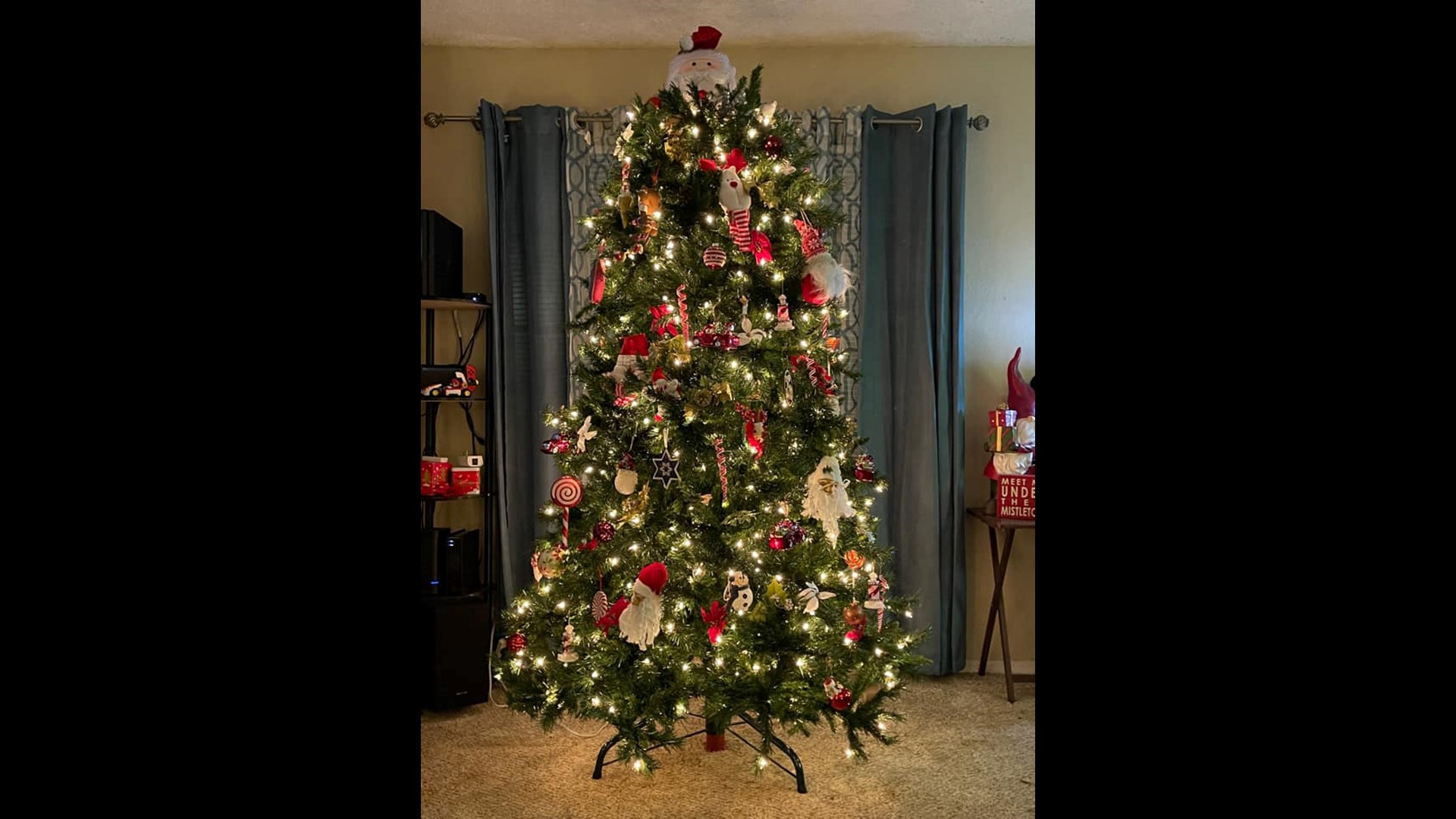 Your pictures: Flamingo Christmas tree, Whataburger Christmas tree ...