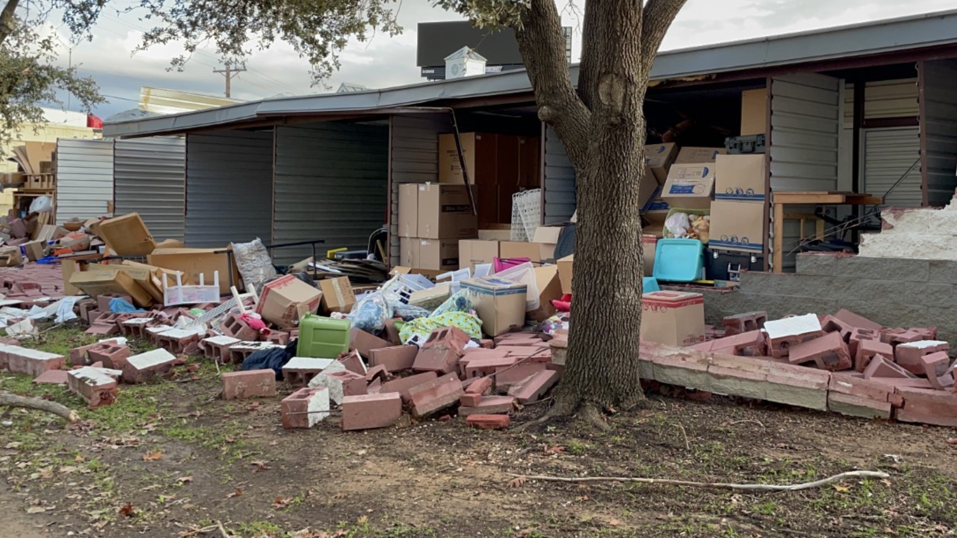 Grapevine homes, businesses damaged by tornado | wfaa.com