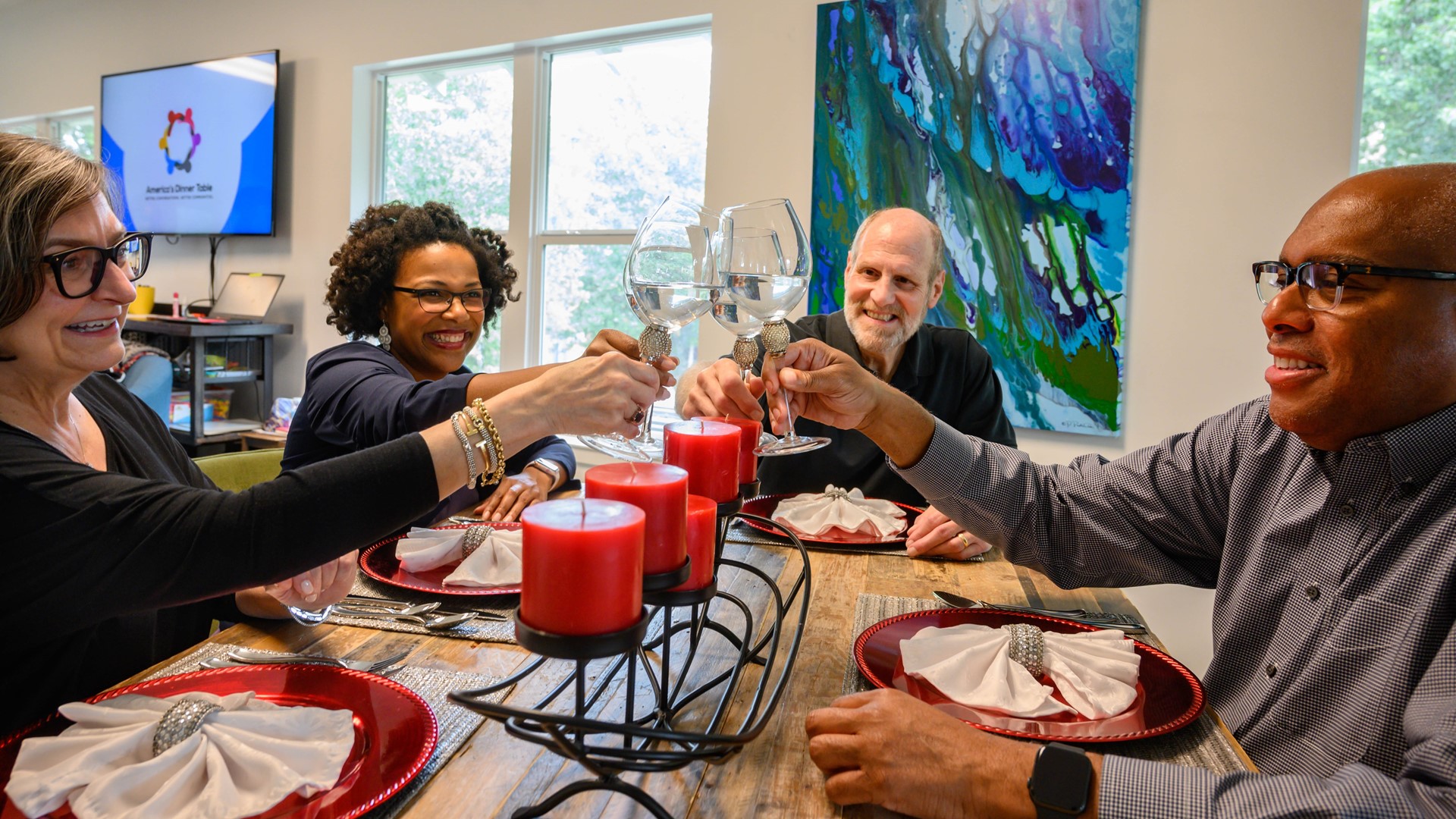 Dallas Dinner Table serves up food for thought on MLK Day | wfaa.com