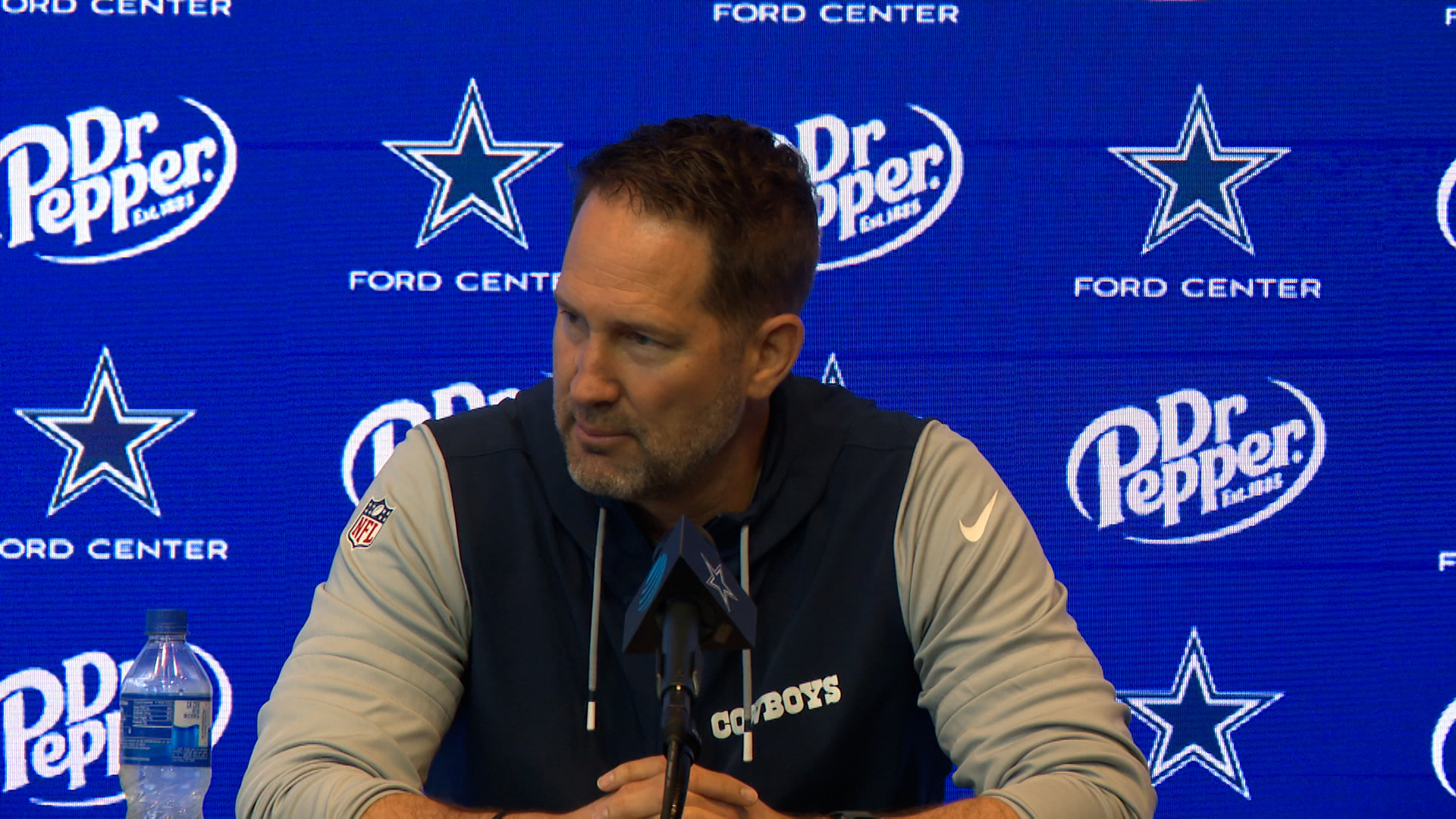Brian Schottenheimer mixes up Dallas Cowboys locker room seating | wfaa.com