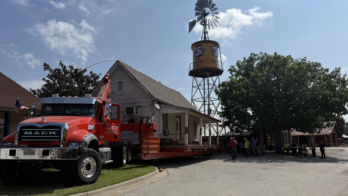 Grapevine relocates 137-year-old house that has direct connection to ...