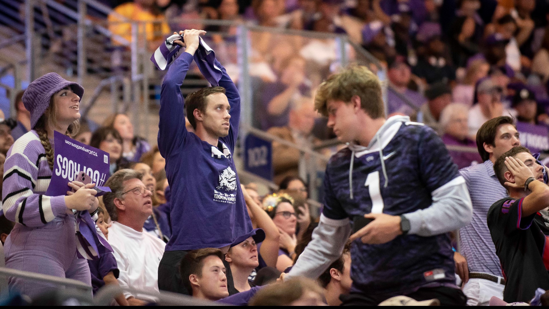 Sad TCU fans: Horned Frogs suffer blowout loss to Georgia in National ...
