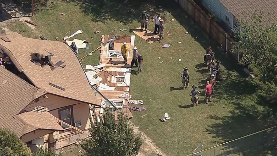 1 person injured in house explosion in Fort Worth, officials say | wfaa.com