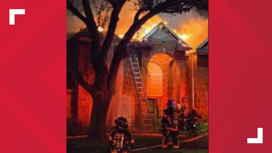 Flower Mound fire engulfs two homes overnight | wfaa.com