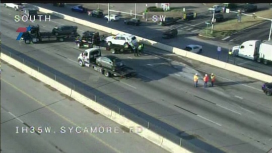 Fort Worth, Texas pileup crash on I-35W: 1 killed, highway closed ...