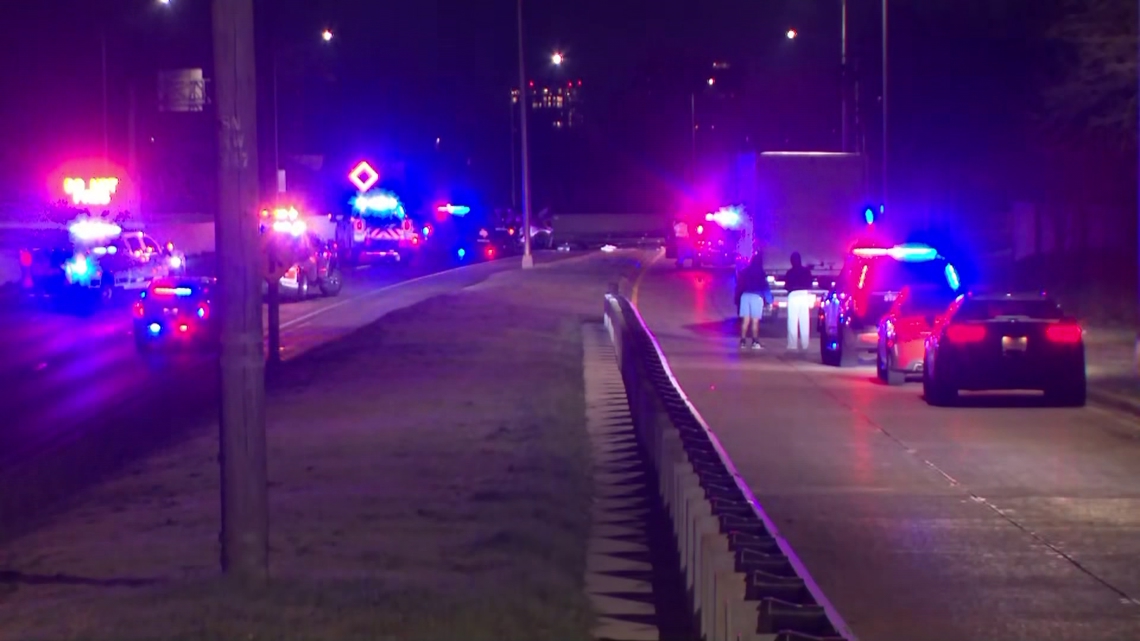 Deadly wrong-way crash shuts down Dallas North Tollway early Monday ...