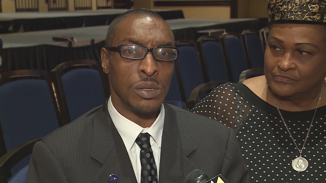 Muhammad Ali Jr. writes poem for his father | wfaa.com