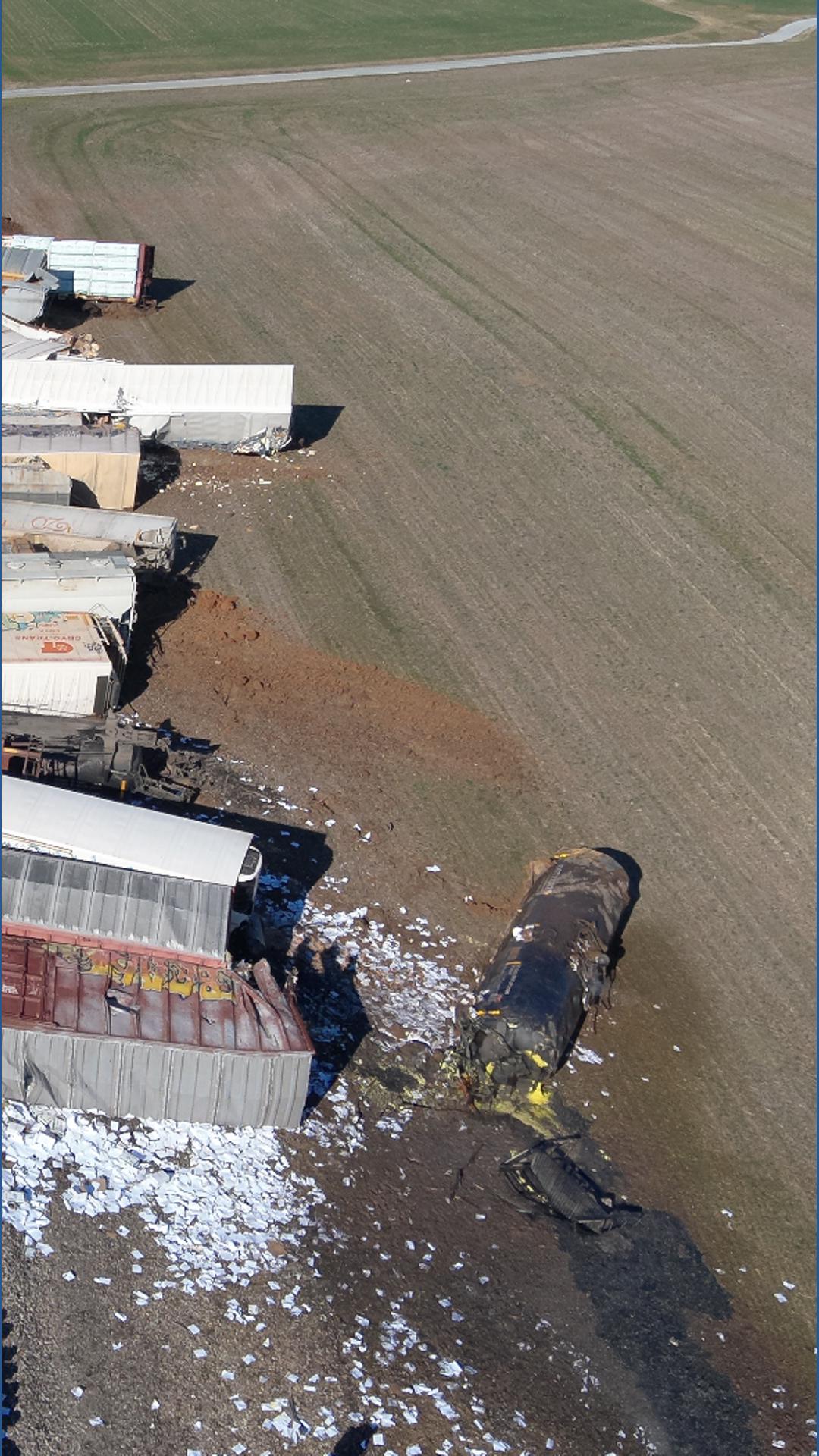 Train derailment in Kentucky sparks chemical fire, prompting hazmat ...