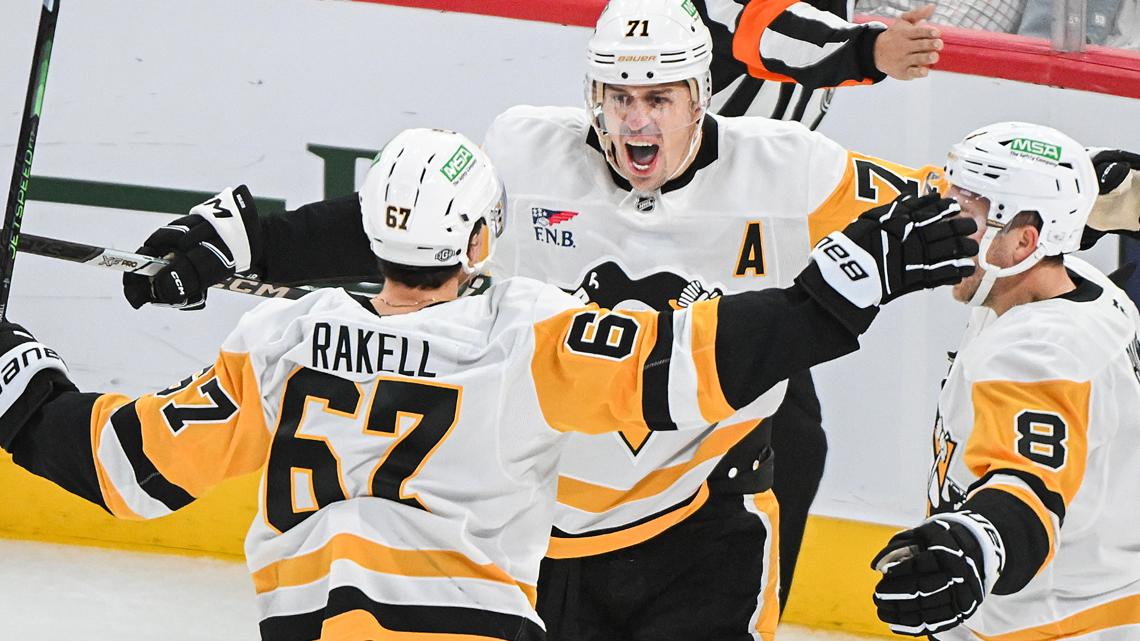 Dallas Stars acquire forward Michael Bunting from Nashville Predators ...