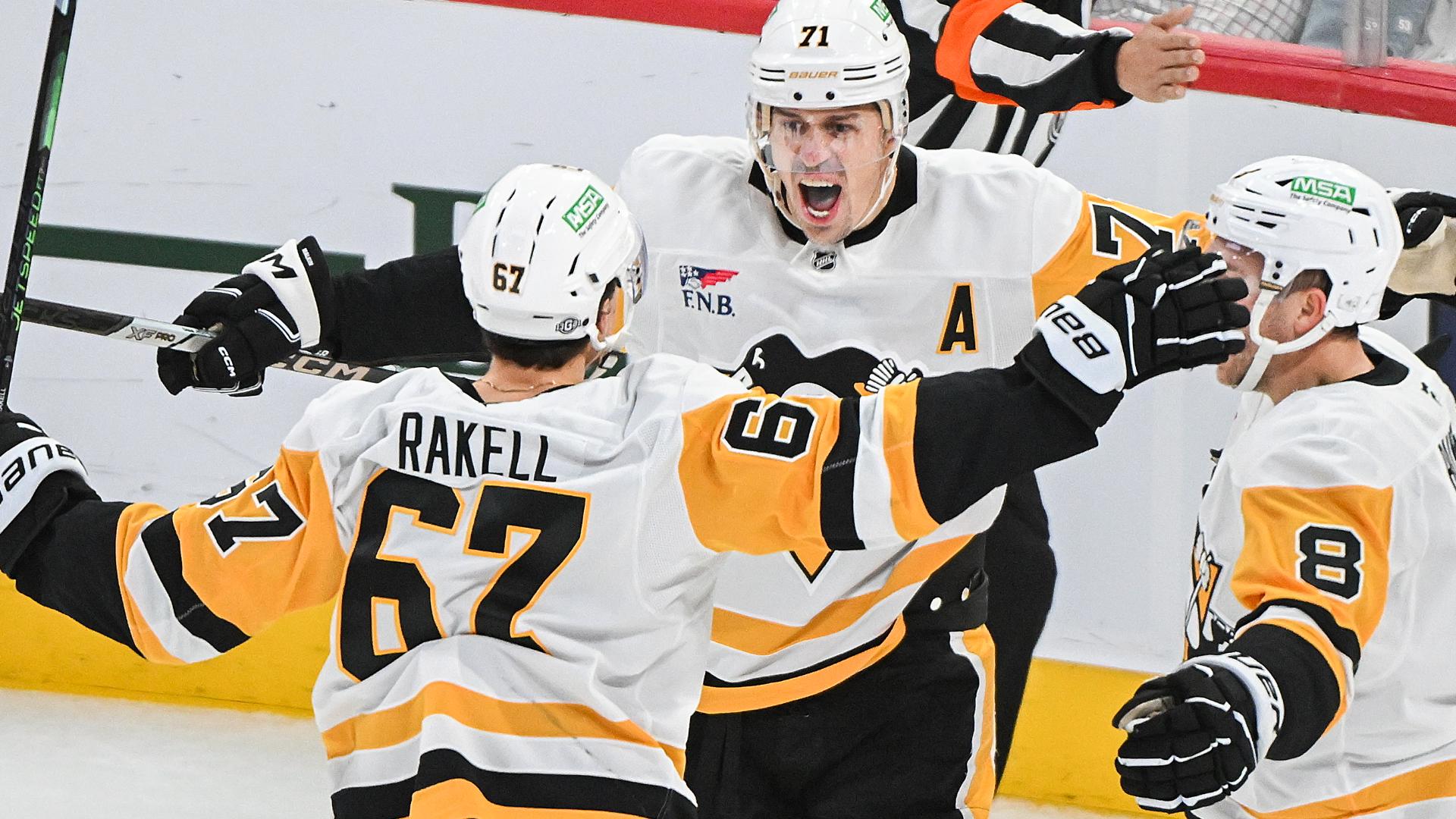 Dallas Stars acquire forward Michael Bunting from Nashville Predators ...