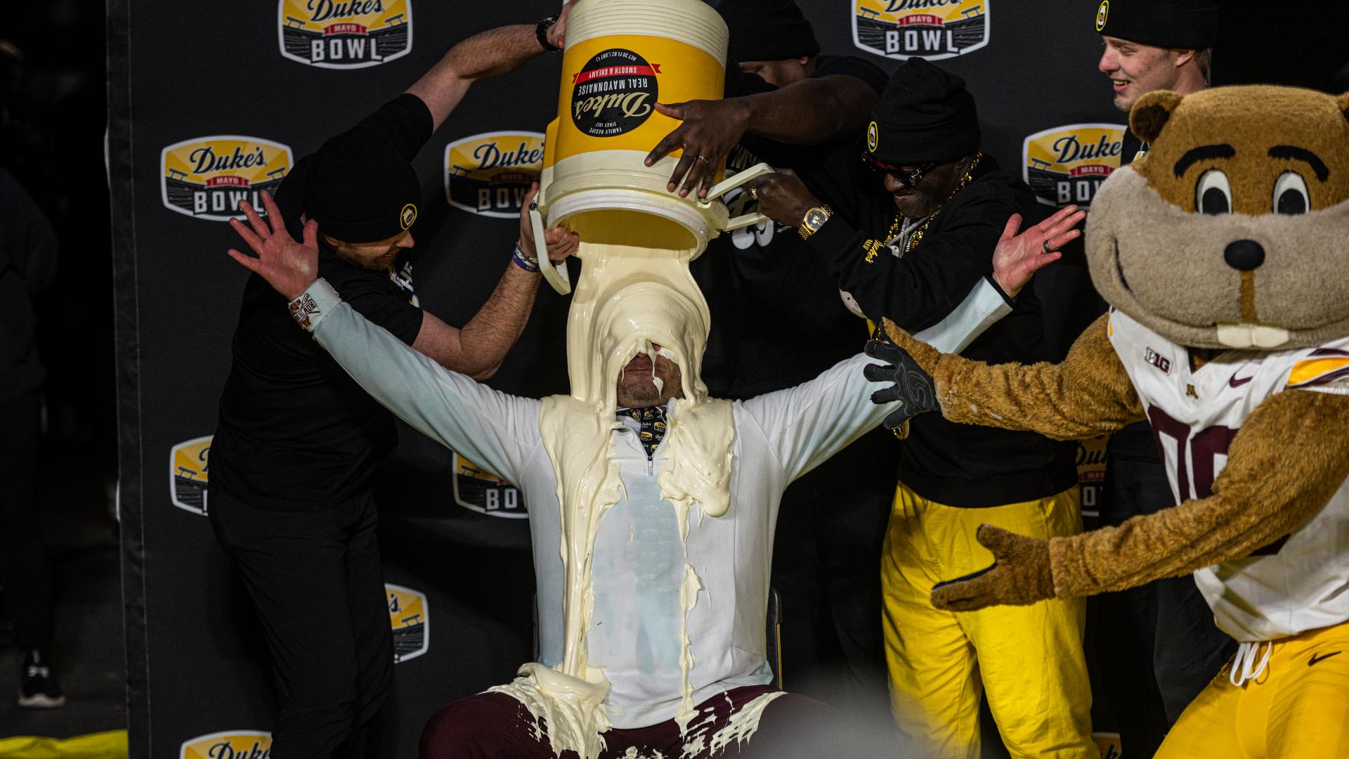 Flavor Flav steals show as surprise mascot at Duke's Mayo Bowl | wfaa.com