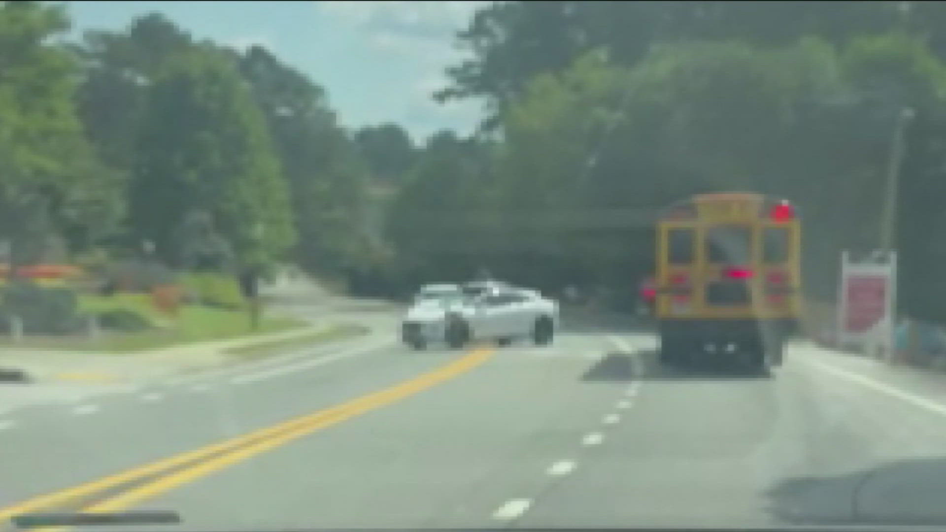 Waymo driverless car caught illegally passing school bus | wfaa.com