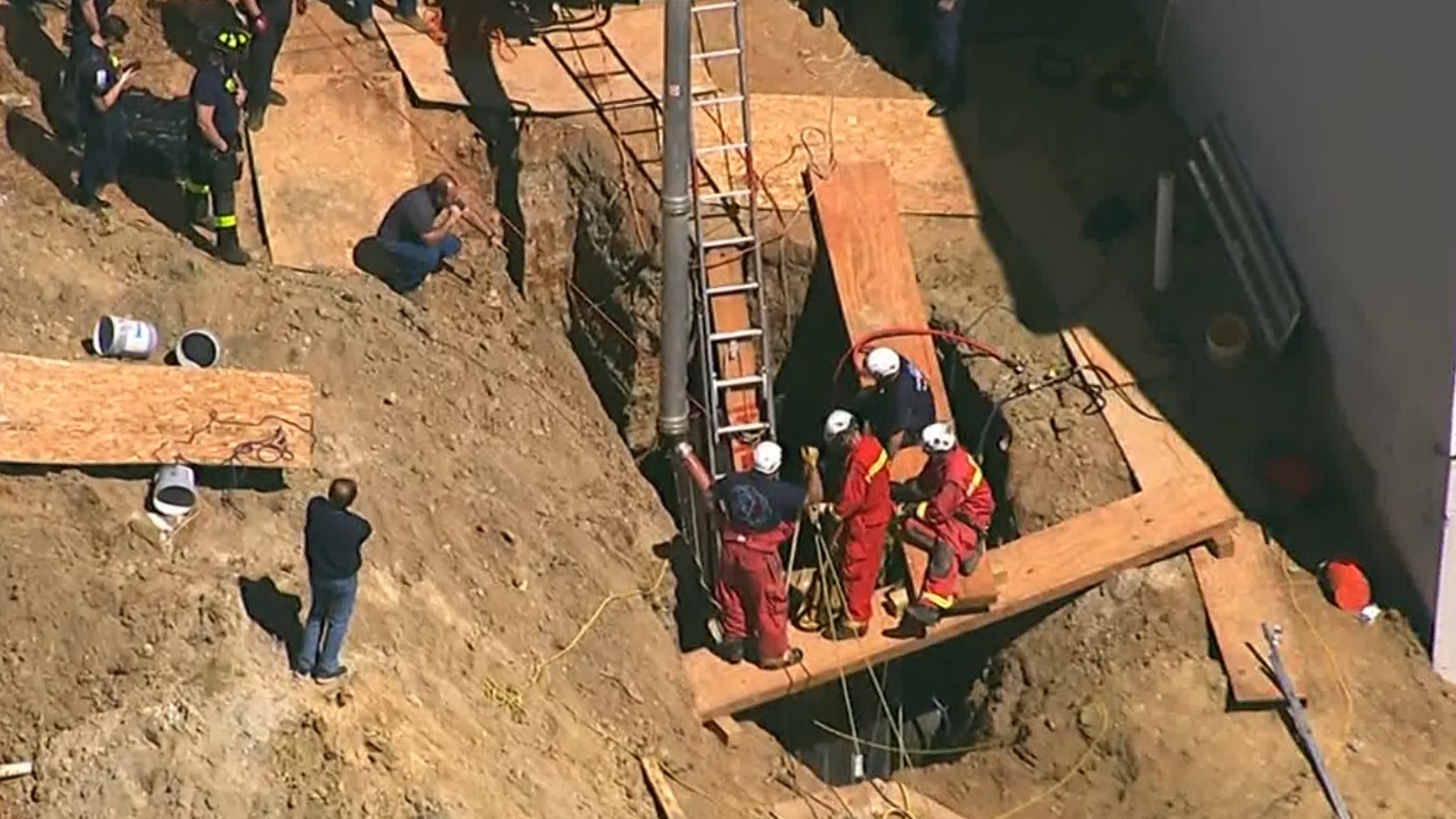 Construction worker trench collapse, rescue in Paulding County | wfaa.com